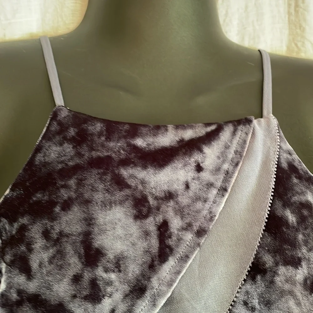 White House Black Market | Tops | Xs White House Black Market Cold ...